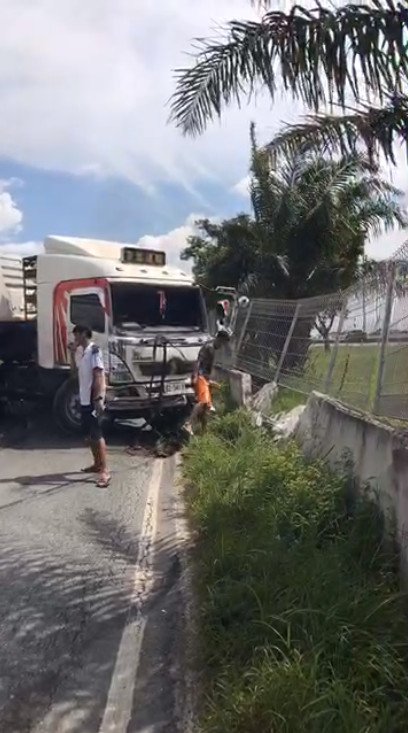 อุบัติเหตุ ถนนคู่ขนานมอเตอร์เวย์ (ทล.7) ขาออก : Longdo Traffic